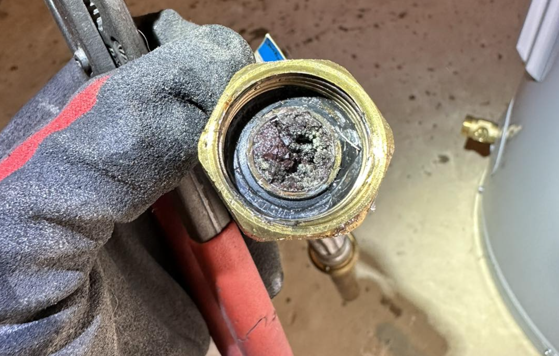 Water Heater Failure? Discover Quick Fixes & Solutions!